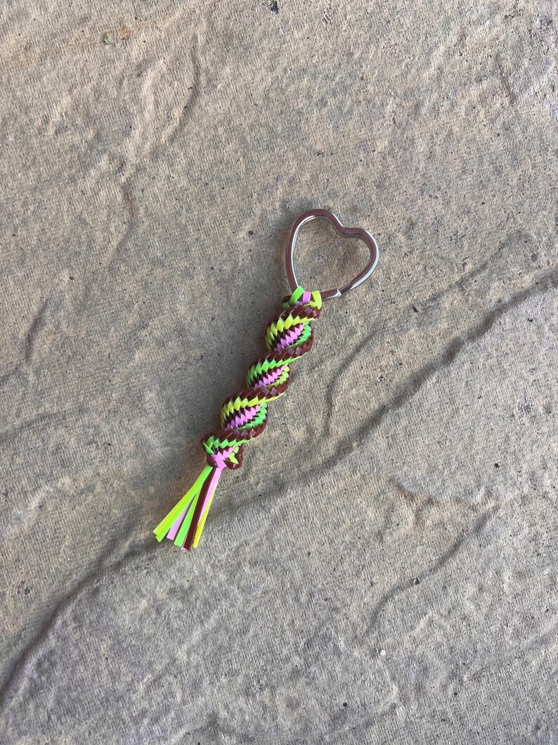 Scoubidou Keychain - Colorful Handmade Boondoggle Gimp Scoobies Rexlace ...