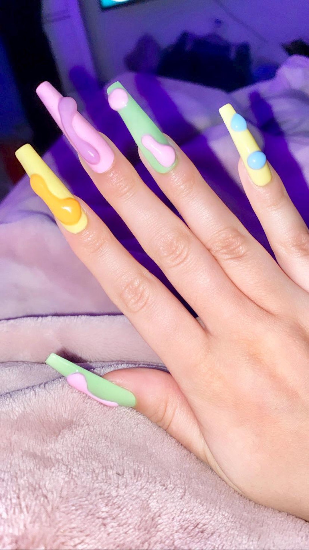 XL Coffin Pastel 3D Blob Press on Nails - Etsy