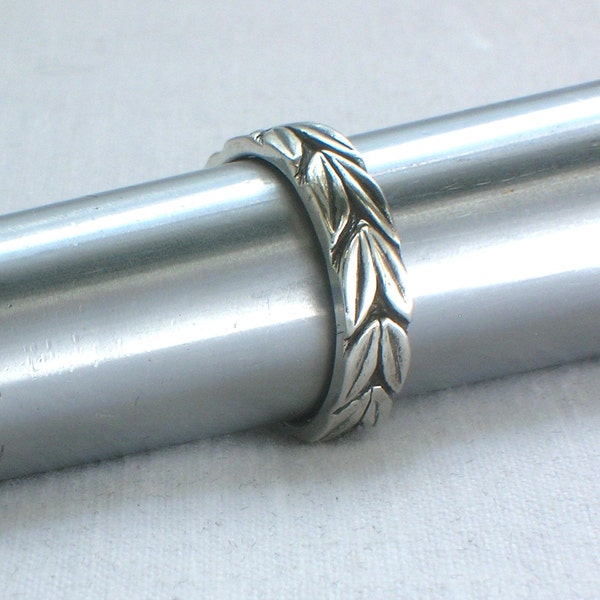 Laurel Leaf Ring - Etsy