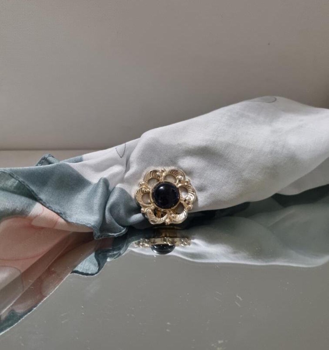 Vintage Flower Shaped Scarf Clip With Black Centrepiece. 1970s Gold ...