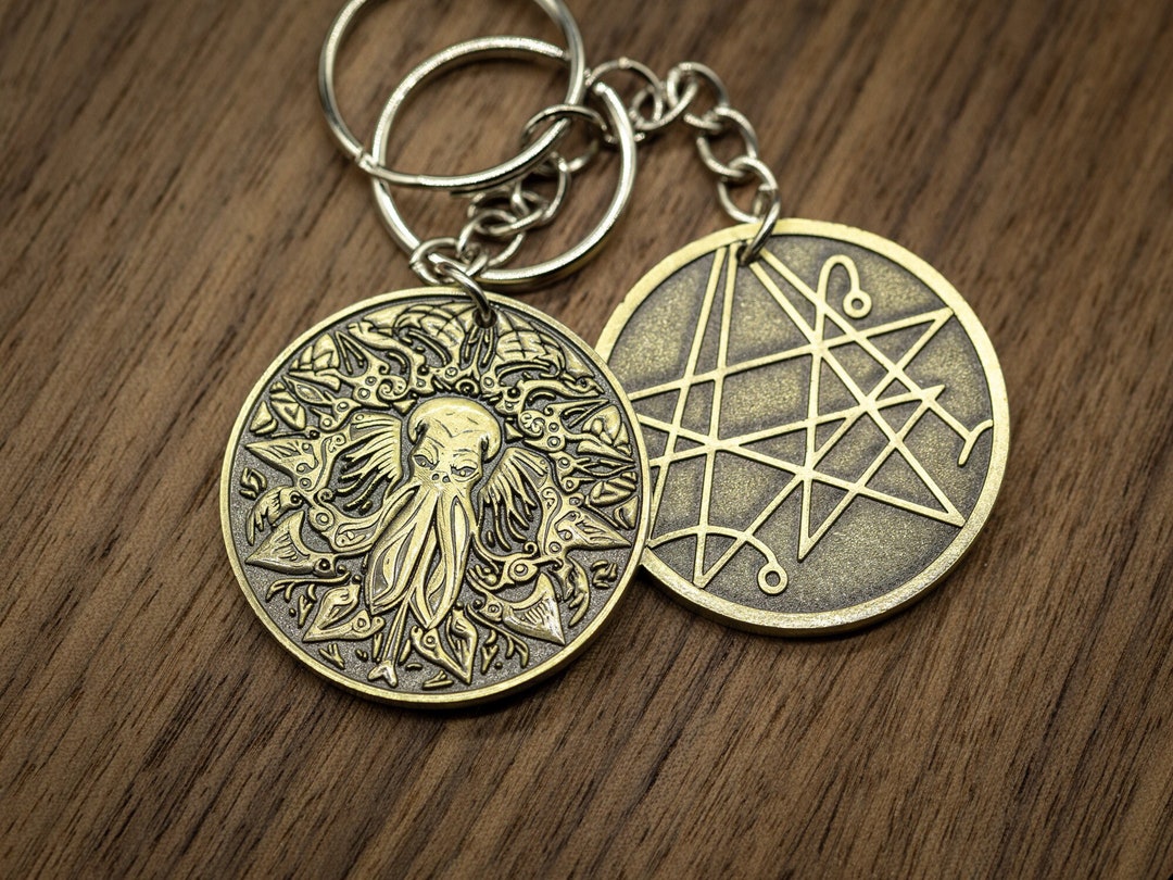 Cthulhu Keychain - Solid Metal Keyring for Lovecraft Fans, Roleplayers ...