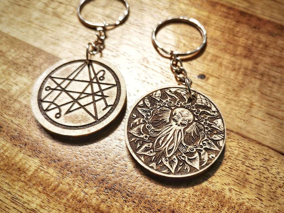 Cthulhu Keychain Engraved Keychain With Necronomicon Sigil Wood - Etsy