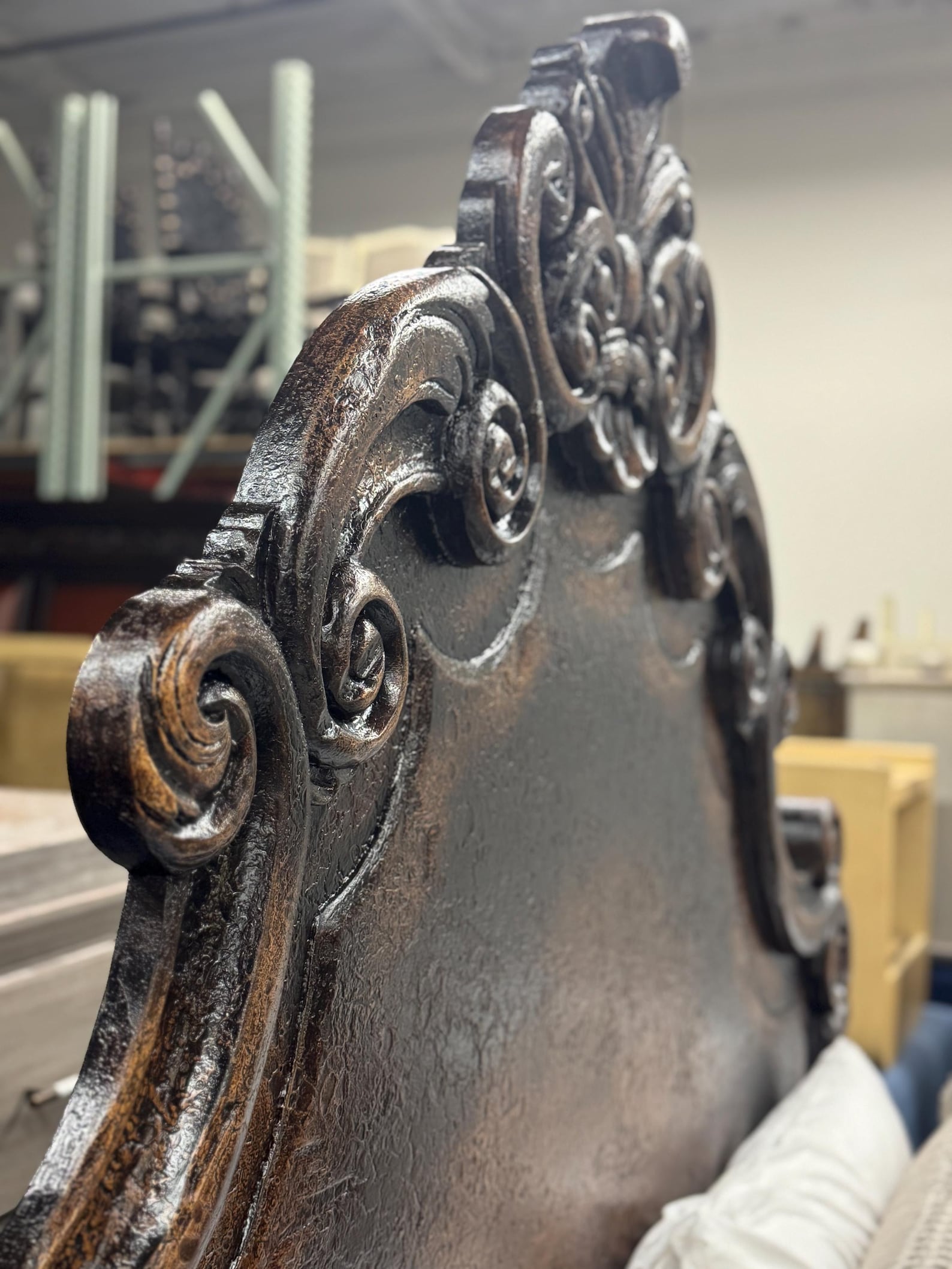 Luxurious Solid Wood Queen Bed - Handcarved Queen Size Bedframe, Solid ...