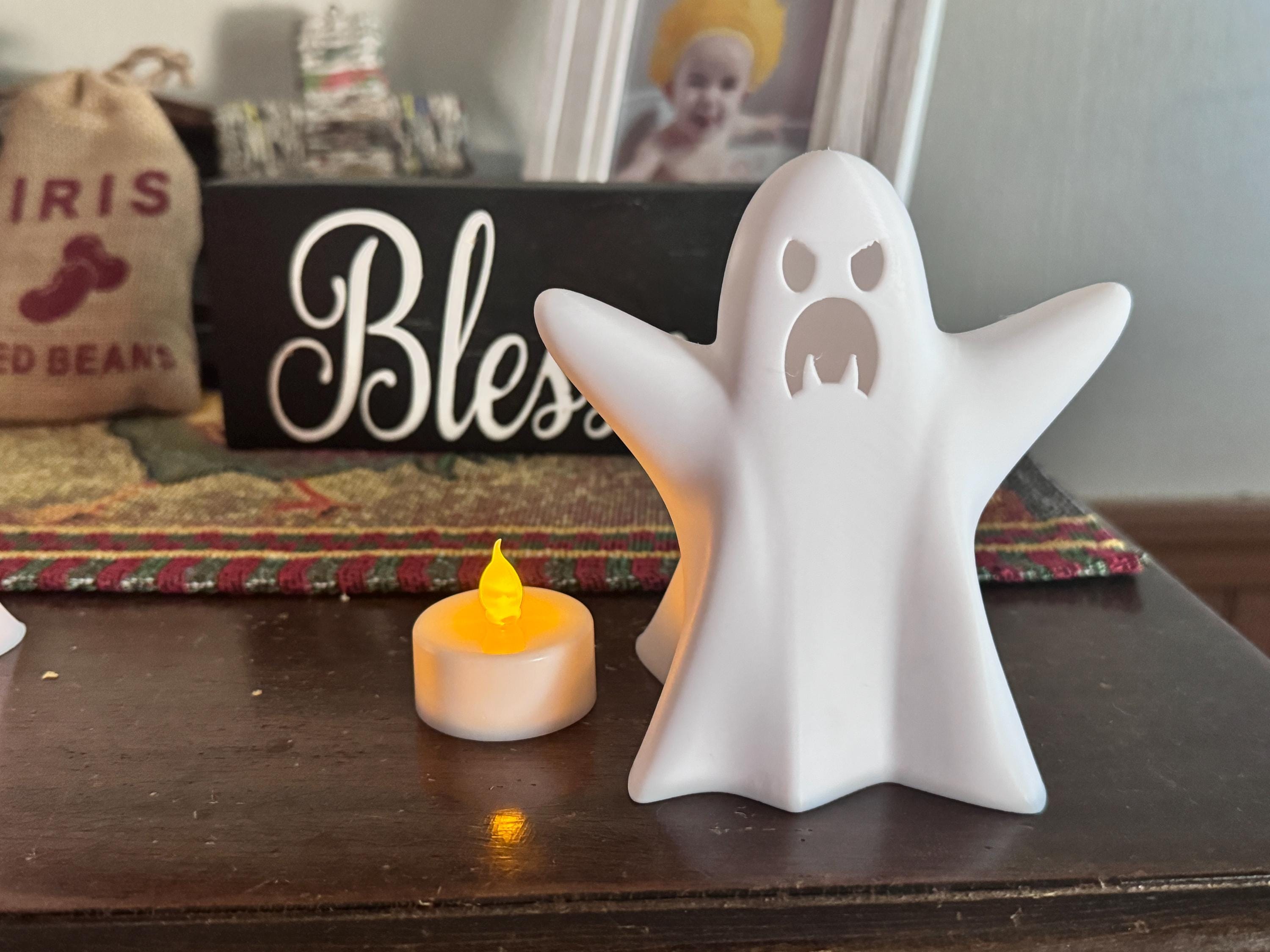 Spooky Specters: 3D Printed Halloween Ghost Decor Set - Etsy