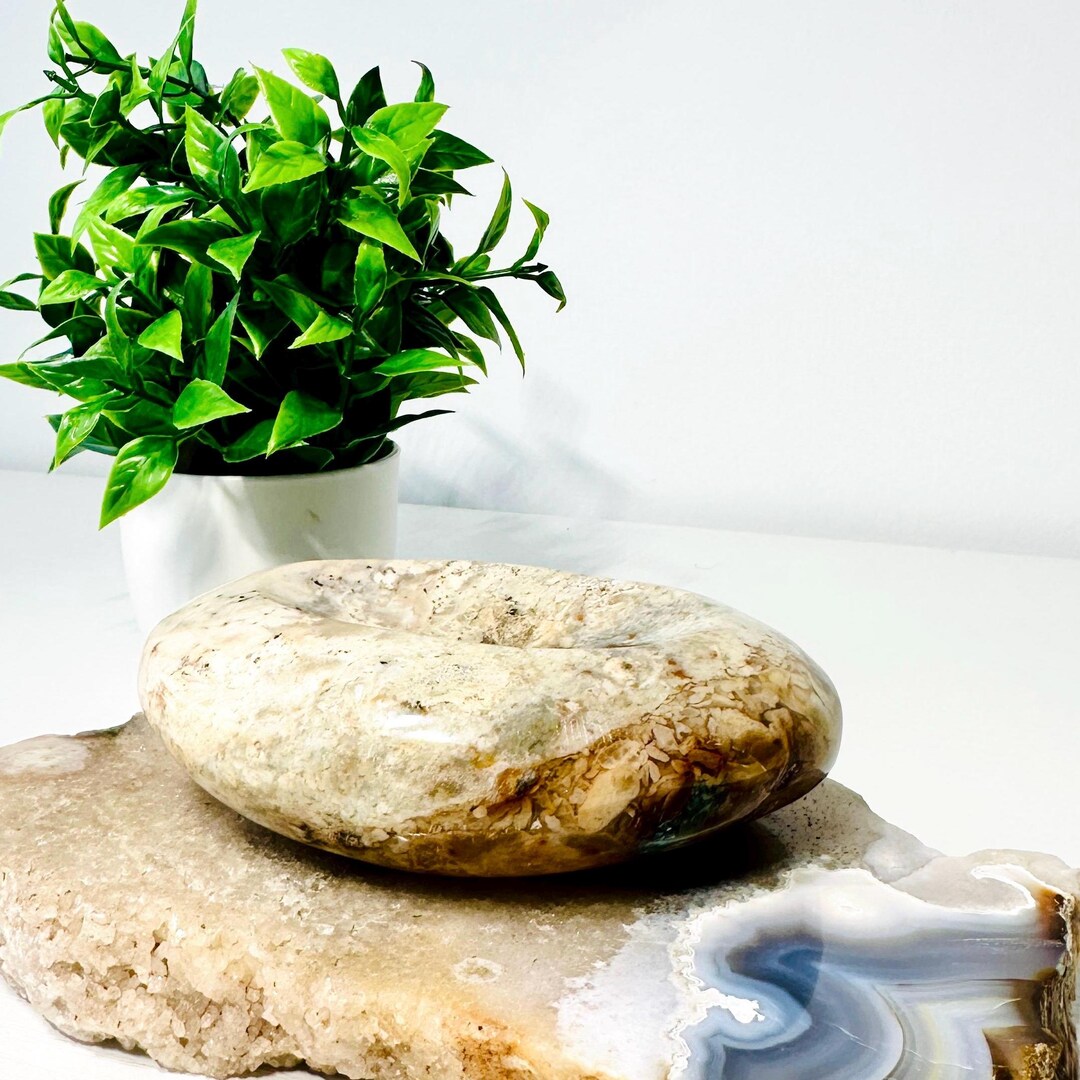 Agate Oval Soap Dish Ashtray With Dominant Cream Color and Reddish ...