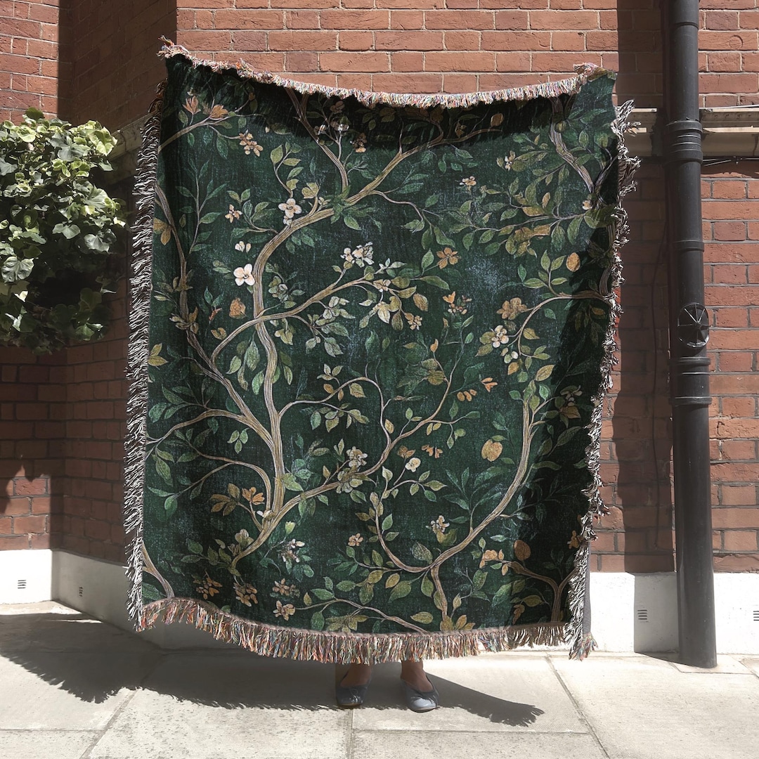 Forest Tapestry, Dark Green Forest Fern Leaf Woven Throw Blanket ...