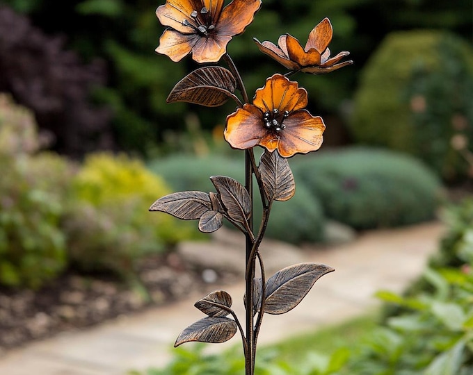 Triple Flower Rustic Metal Garden Sculpture - Garden Stake - Etsy