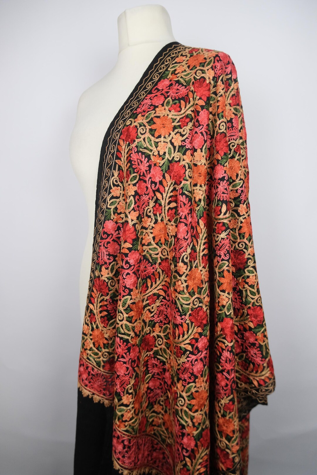Black Kashmiri Shawl Multicolour Combination Floral Embroidery, Women's ...