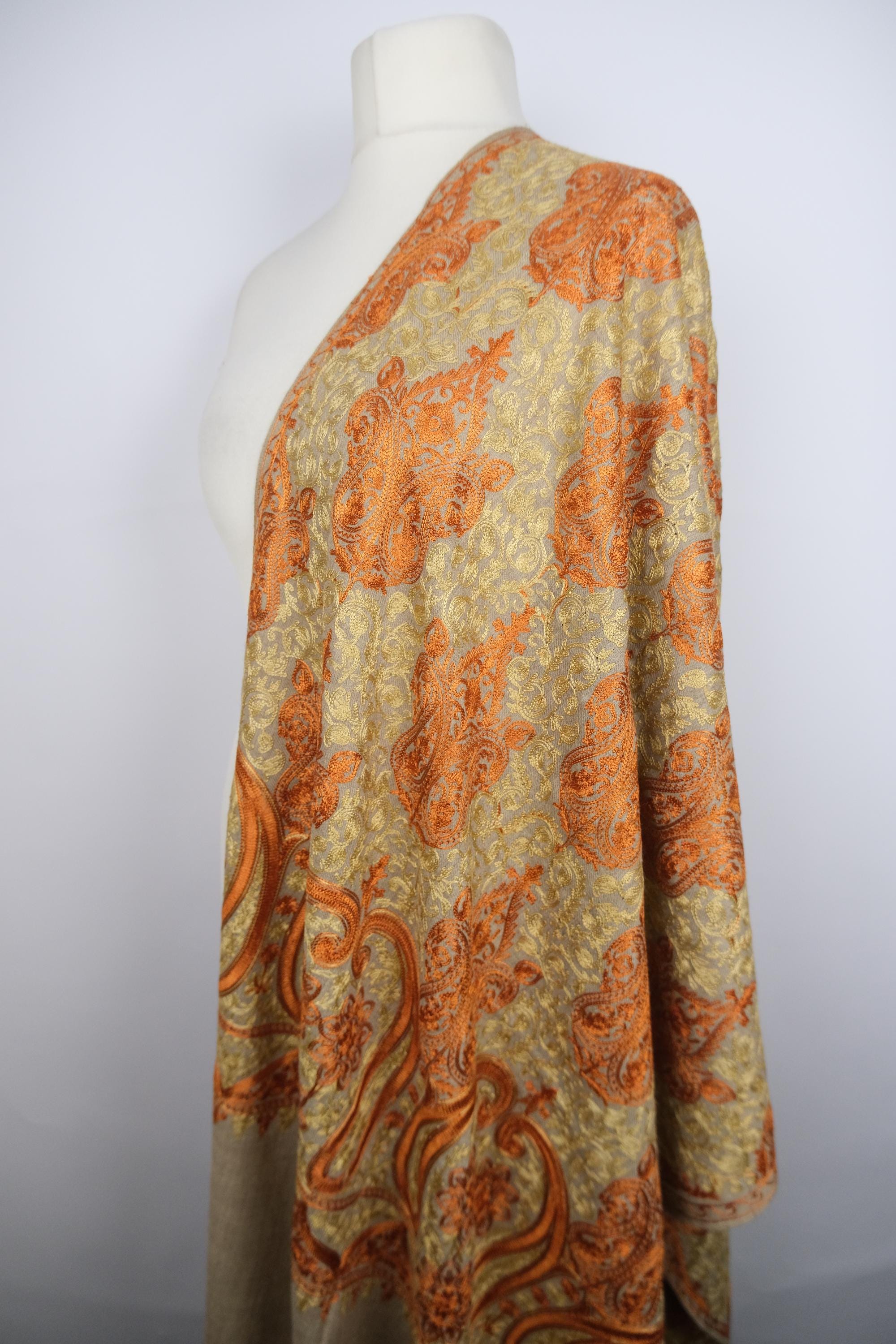 Elegant Beige Kashmiri Pashmina Shawl With Floral Silk Embroidery ...