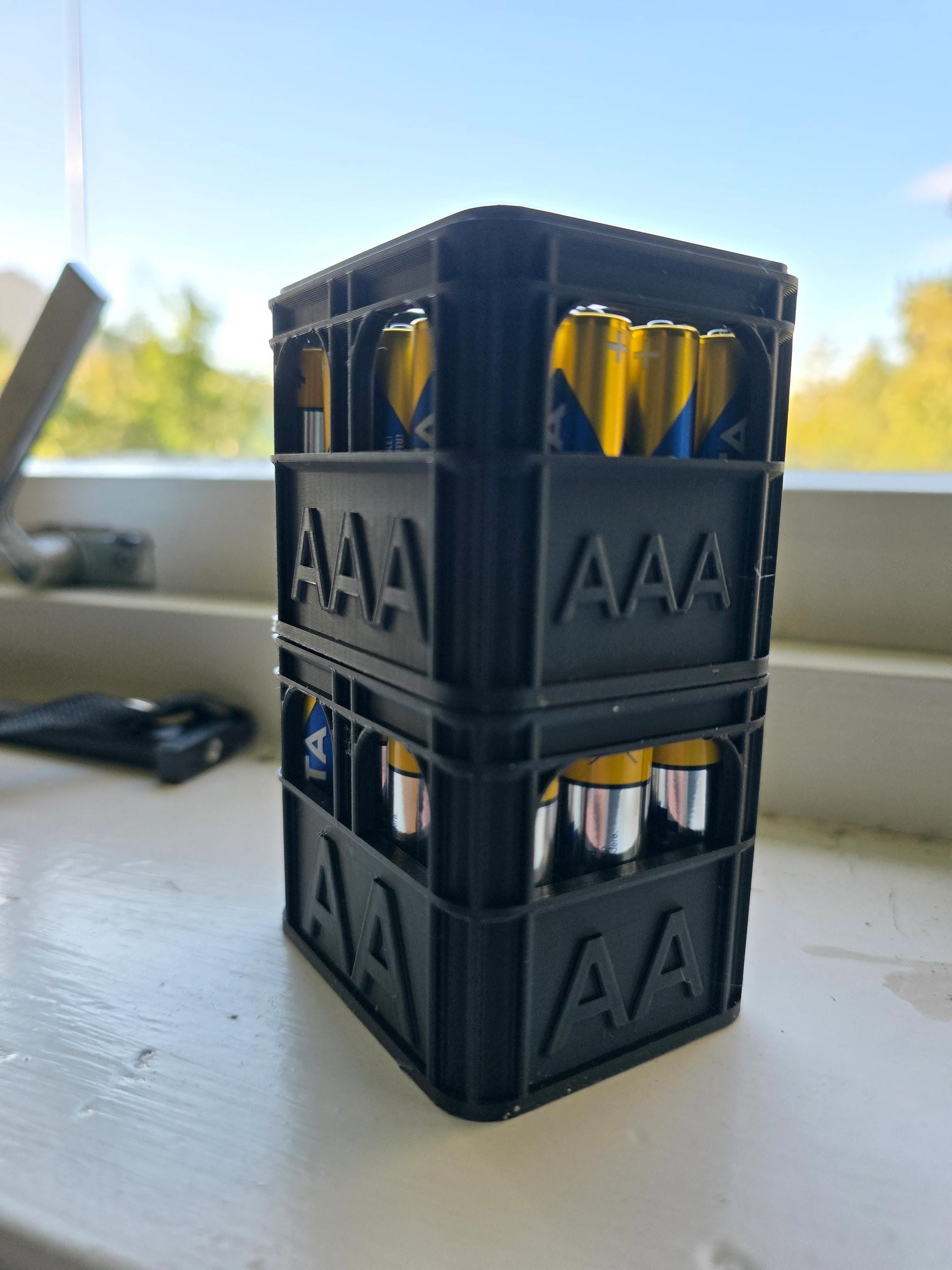 Mini Beer Crate 3d-printed Battery Holder Organize AA, AAA, 9V, C, D ...