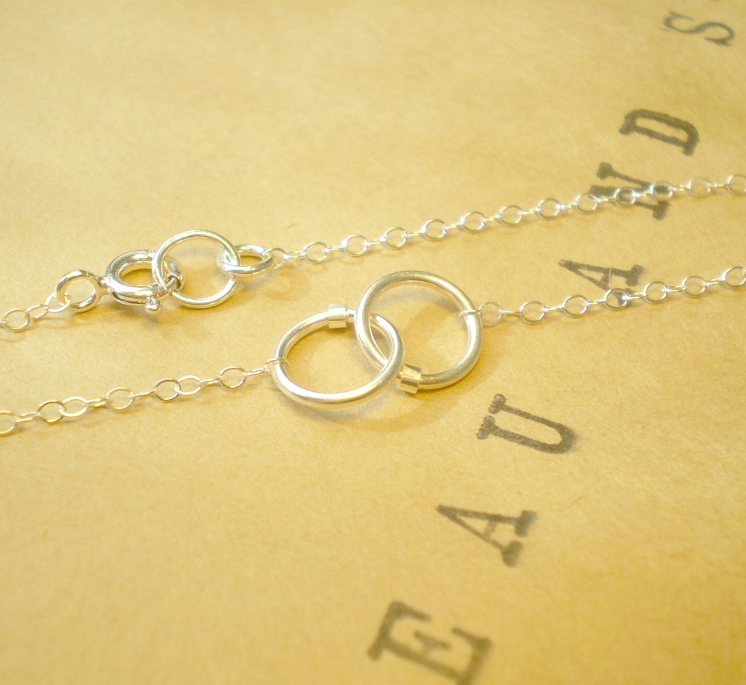 Tiny Links Bracelet With Two Small Interlocking Links on Delicate Chain ...