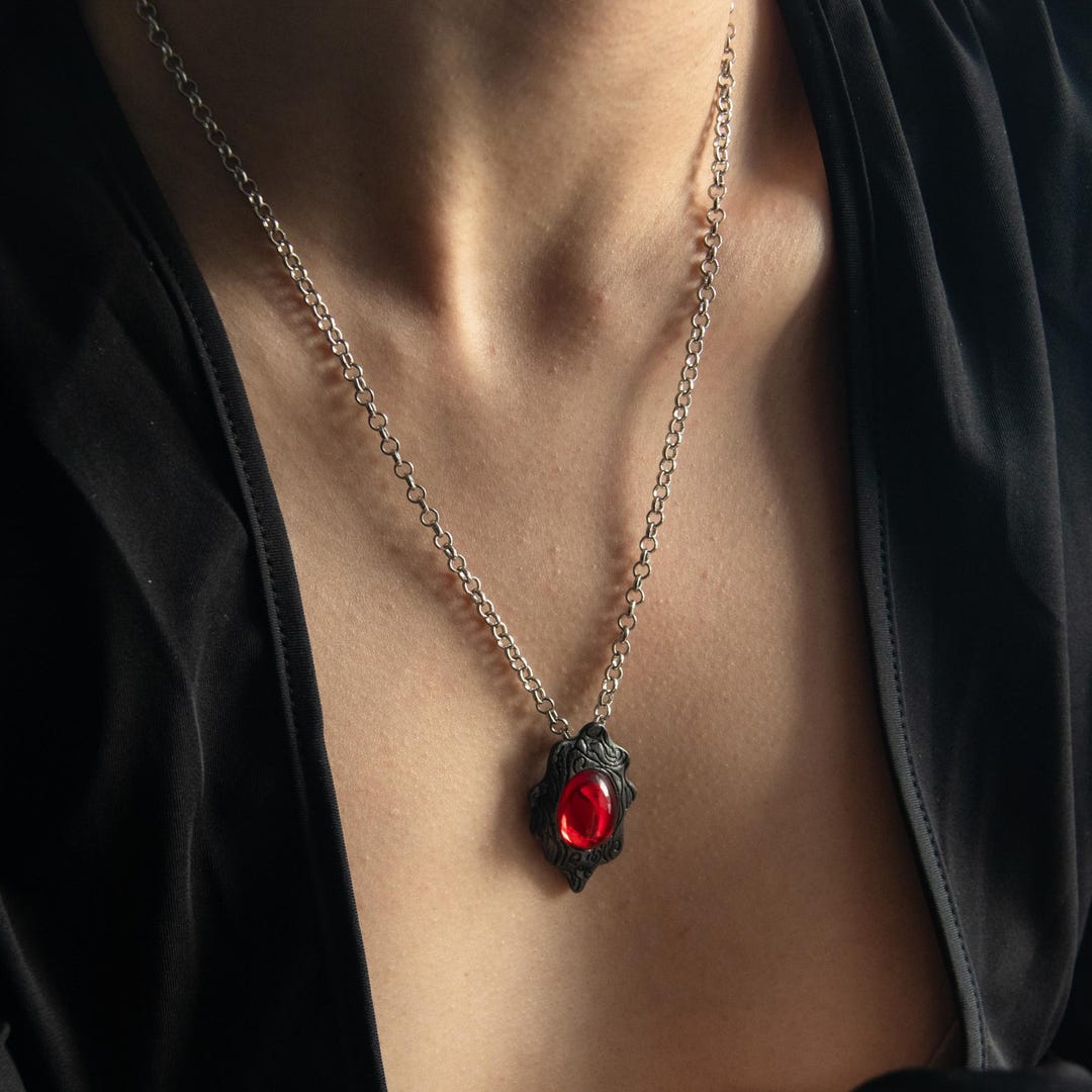 Devil May Cry 5 Soul Stone Necklace, Gothic Red Gem Pendant, DMC 5 ...