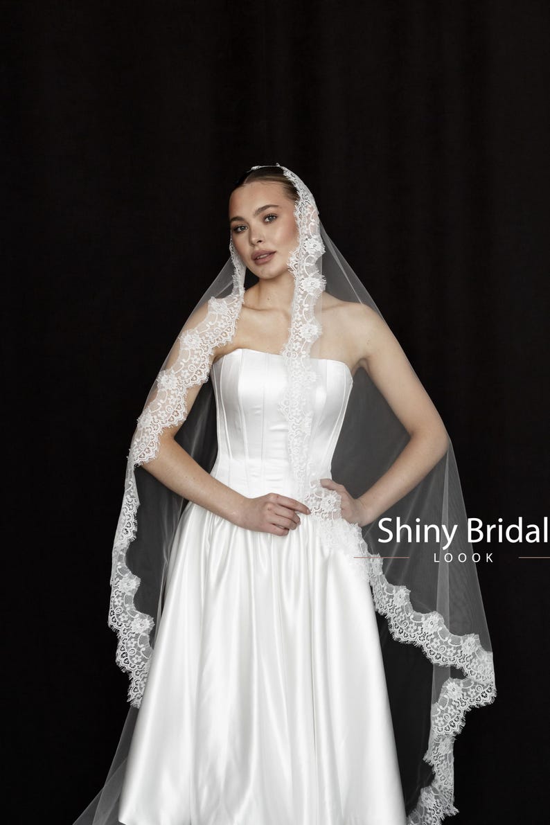 Cathedral Chantilly Lace Wedding Veil – Two-tier Mantilla Bridal Veil ...
