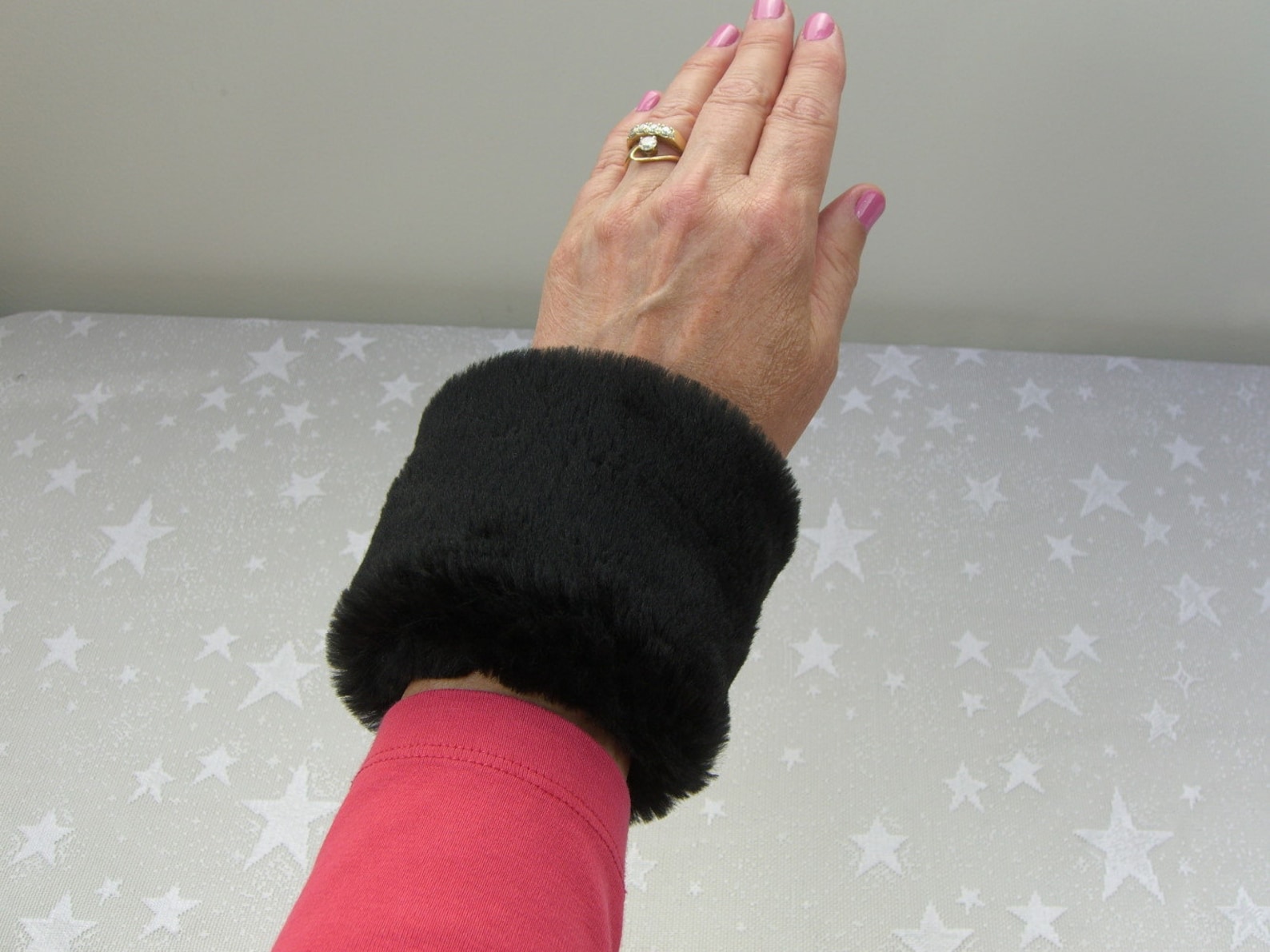Faux Fur Wrist Cuffs, Fur Sleeves, Wrist Warmers, Black Beaver Fur ...