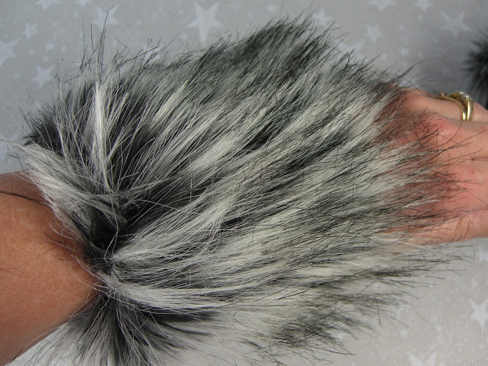 Faux Fur Wrist Cuffs Fur Sleeves Wrist Warmers Siberian - Etsy UK