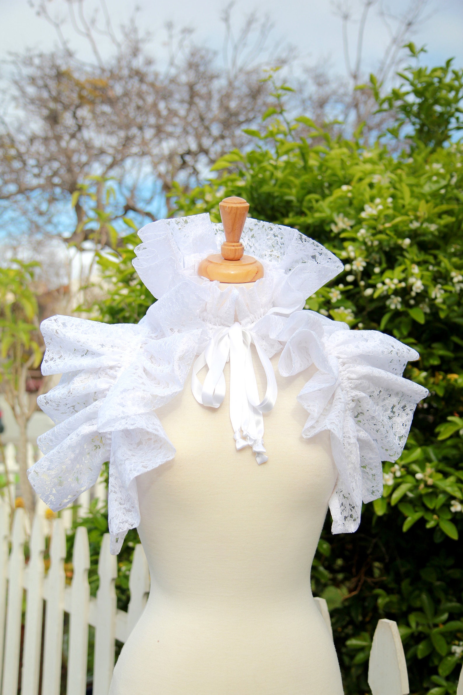 Victorian White Lace Collar - 2 Piece Set - Including a Lace Choker ...