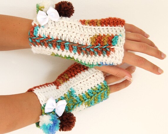 Colorful fingerless gloves store