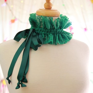 Emerald Green Lace Choker Collar - Edwardian, Victorian, or Elizabethan ...