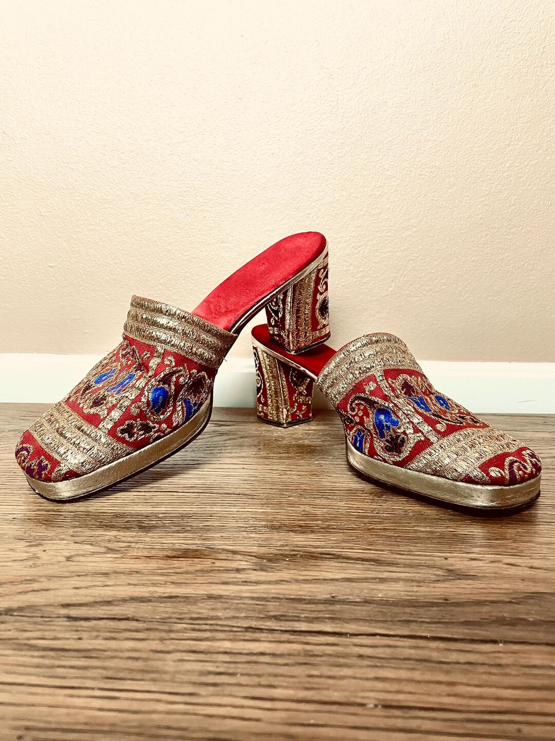 Golden Brocade Slippers From the 70s Size 37 - Etsy