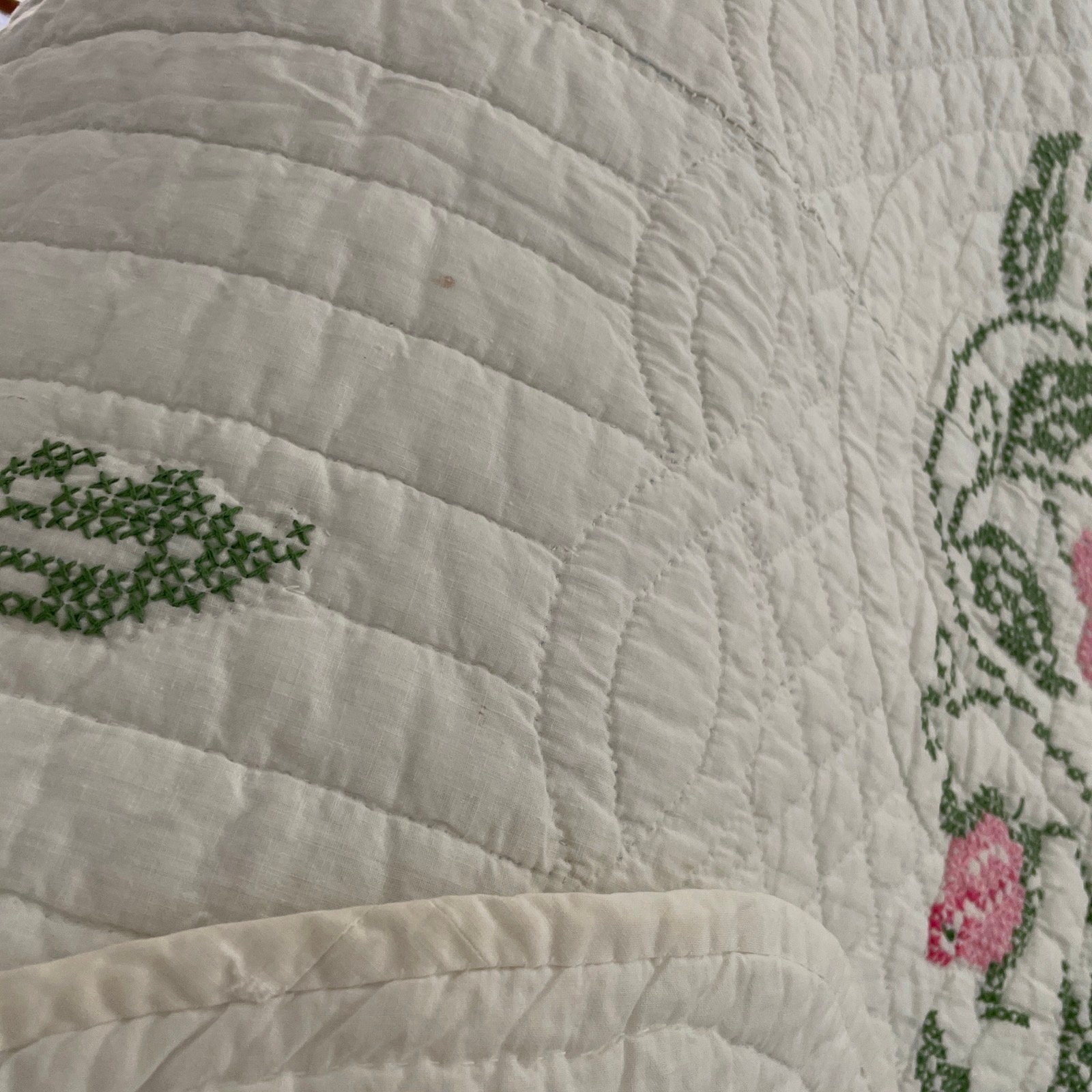 Vintage Hand Embroidered Hand Quilted Pink and White Roses Quilt With ...