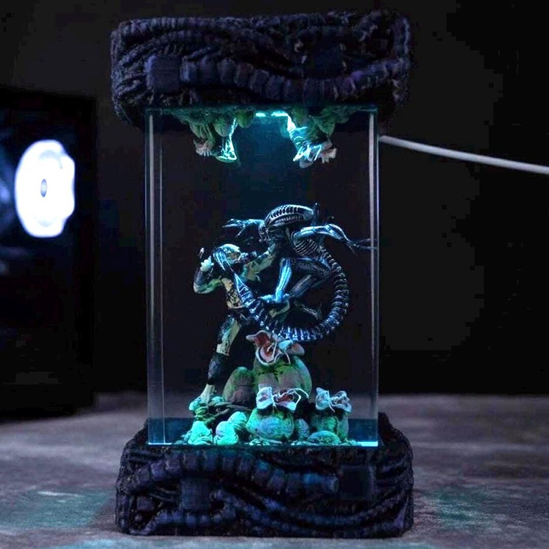 Custom Xeno.morph and Pr.ed.ator Resin Lamp, Ali.en Epoxy Lamp, Space ...