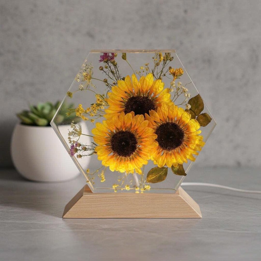 Real Sunflower Resin Lamp Handmade Resin Craft With Sunflower ...
