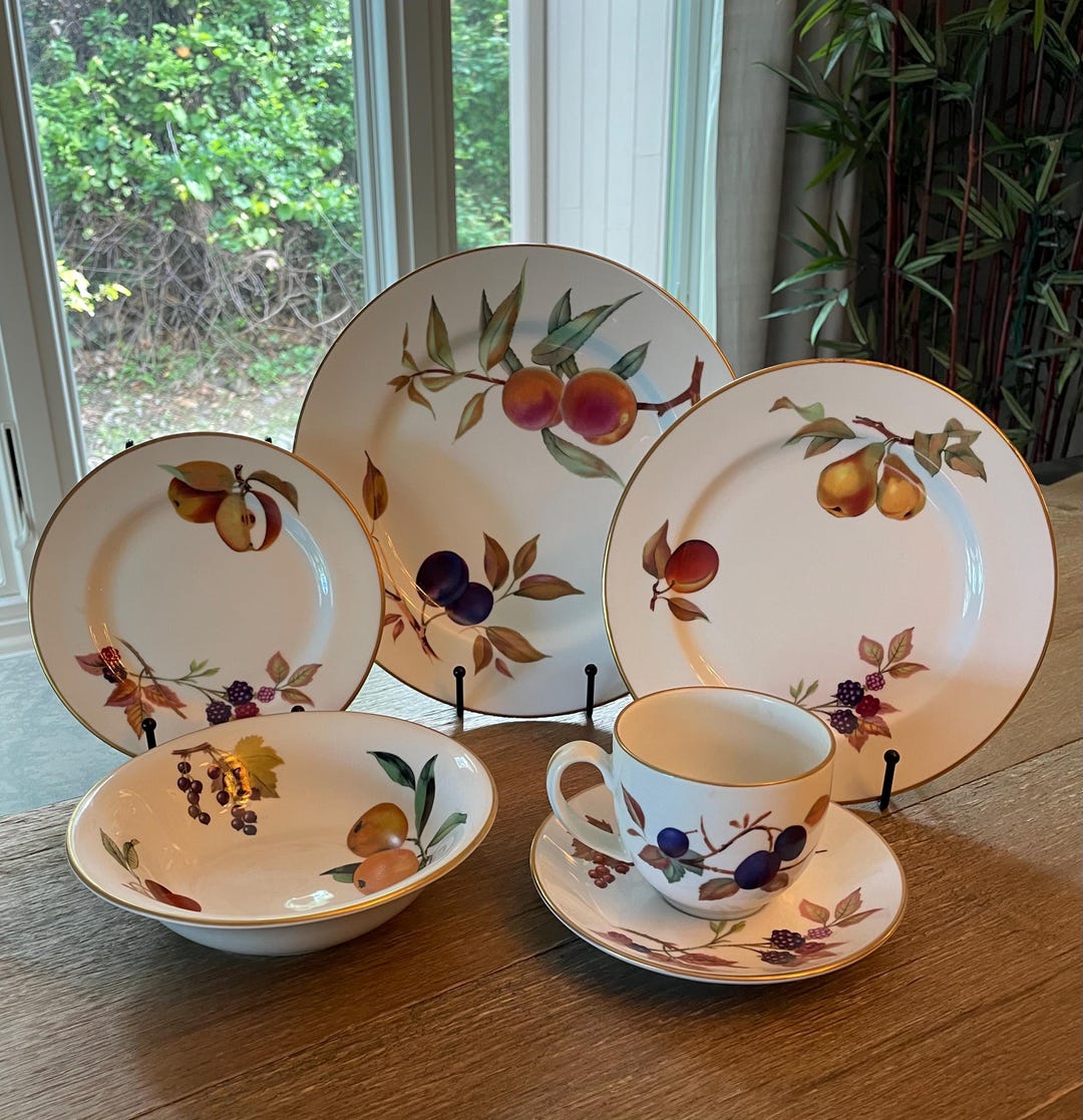 Royal Worcester Evesham Gold China: 6-piece Place Setting With Fruit ...