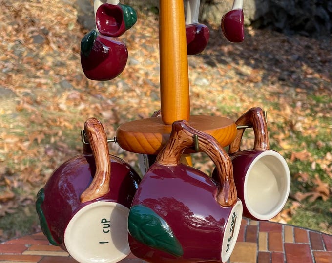 Measuring Cups & Spoons Vintage Stoneware 'country Apples' With Wooden ...