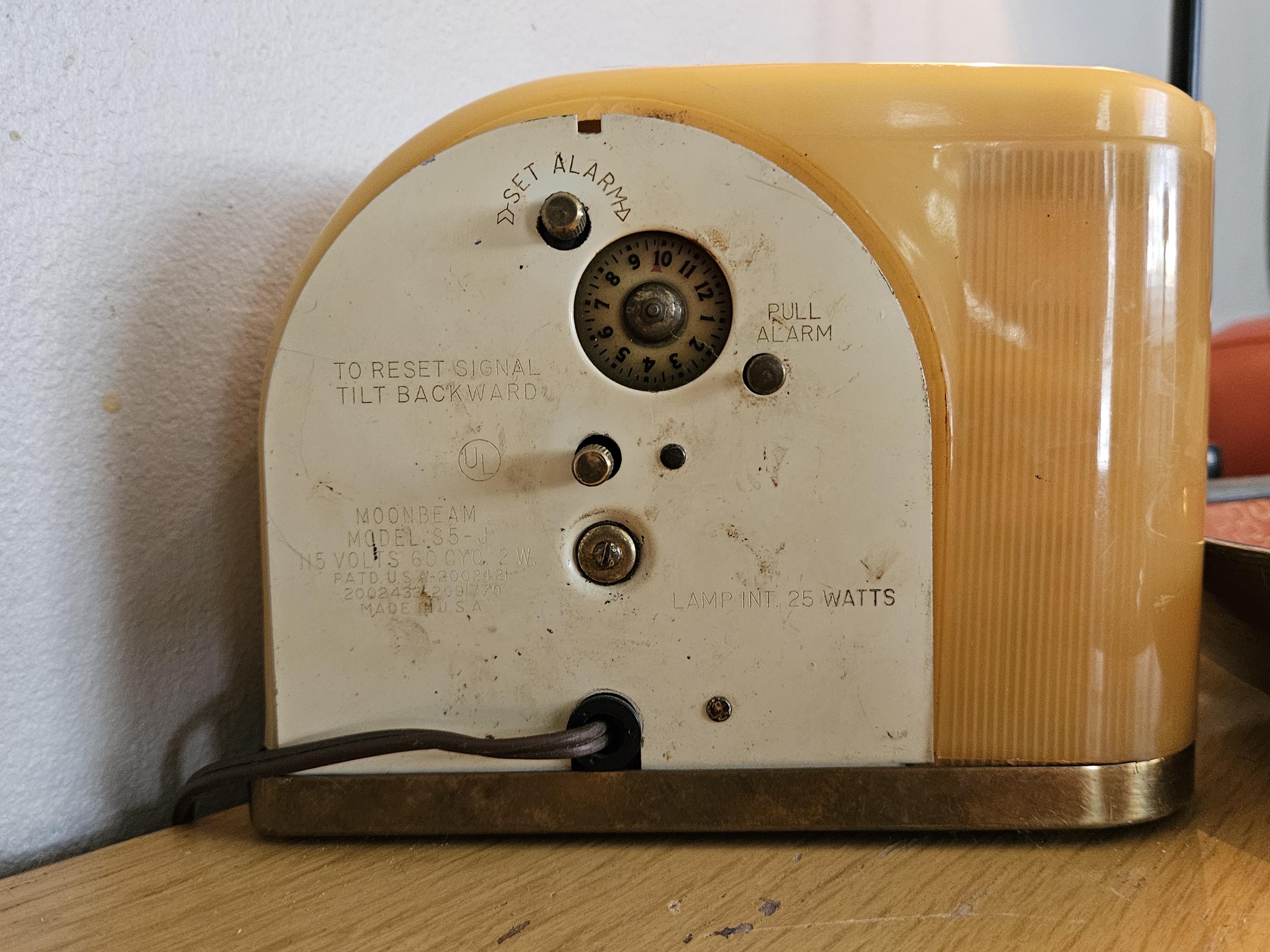 Westclox Moonbeam Art Deco Yellow Bakelite, Alarm Clock, Works, 1950's ...