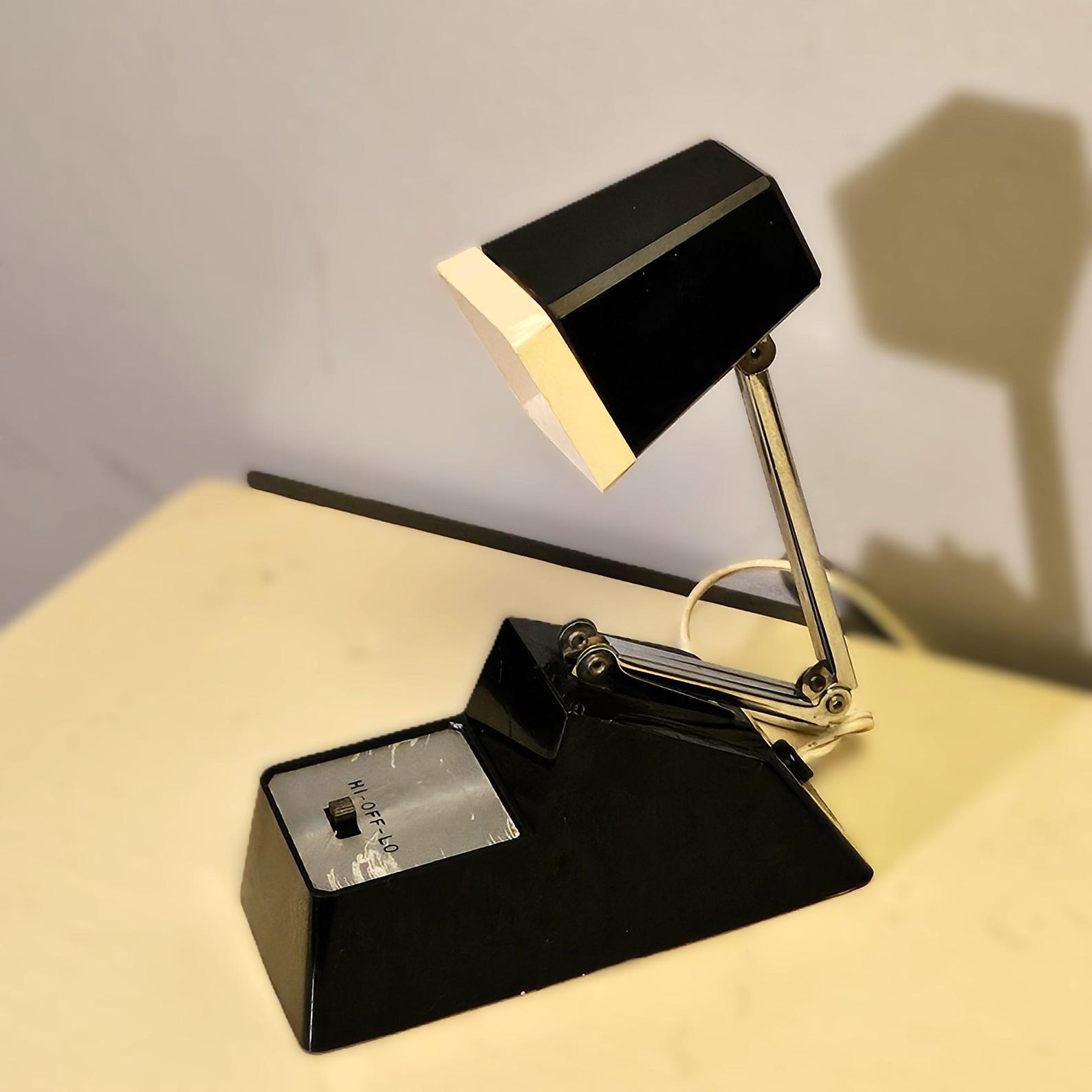 Vintage MCM Underwriters Laboratories Portable Desk Lamp T-9217 Hi/lo ...