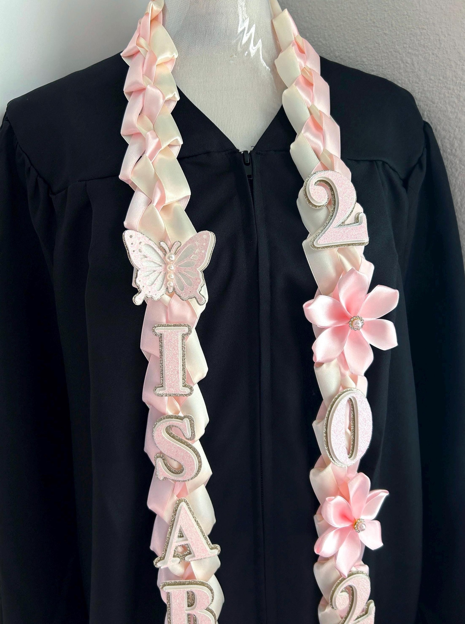 Personalized Graduation Lei With Flowers, Grad Gift, Class of 2026 ...