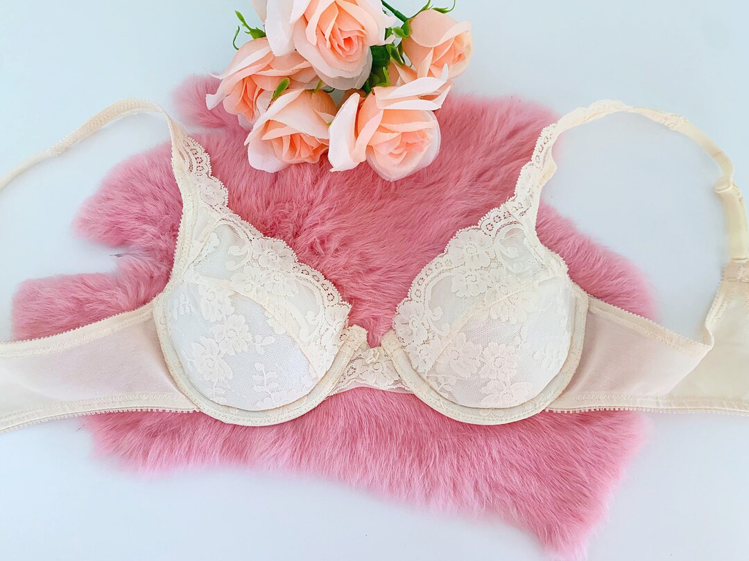 Vintage Cream Bra // Lilyette Angelic Scalloped Straps Floral Lace ...