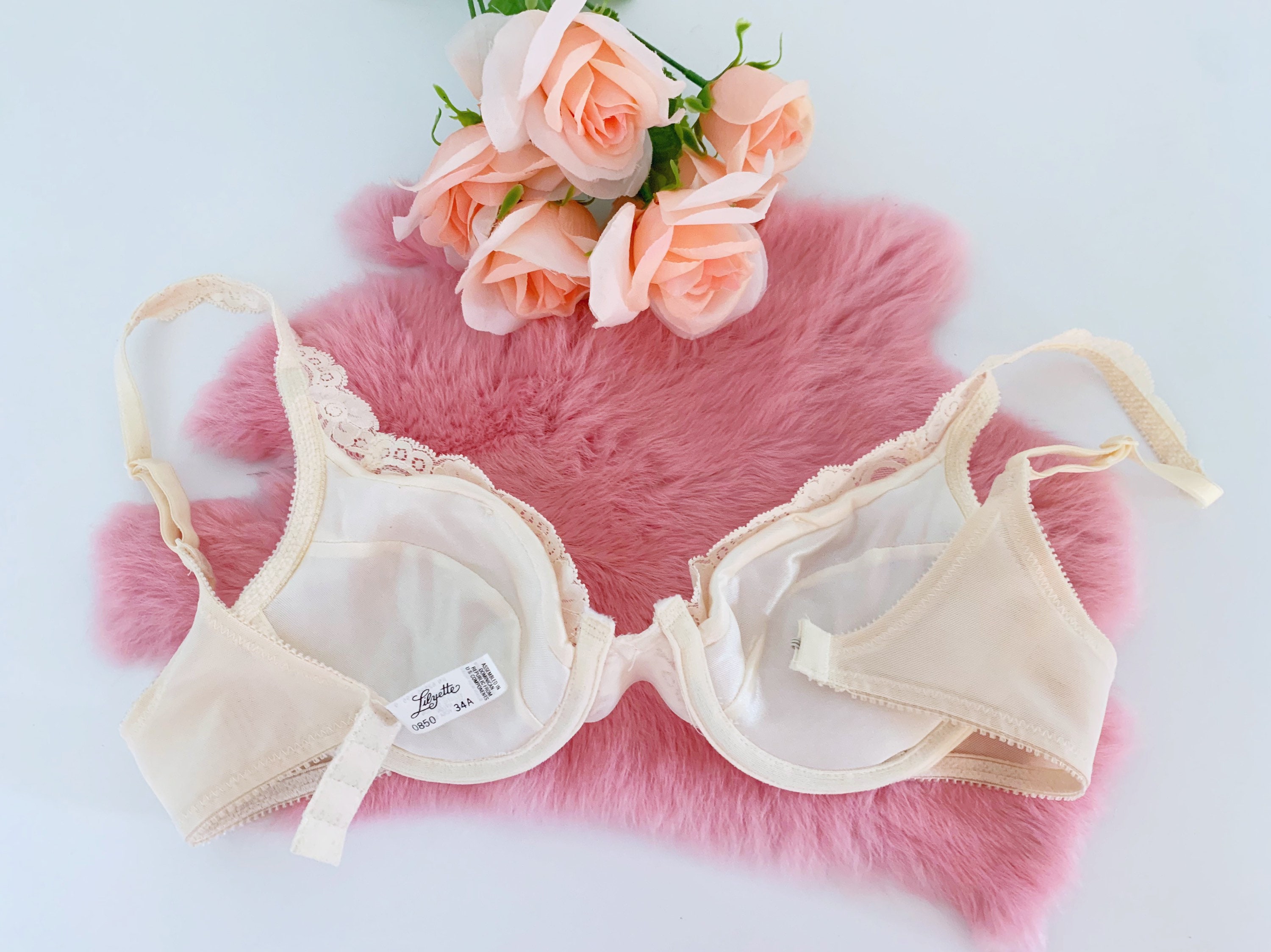 Vintage Cream Bra // Lilyette Angelic Scalloped Straps Floral Lace ...