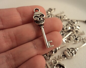 Skull key | Etsy