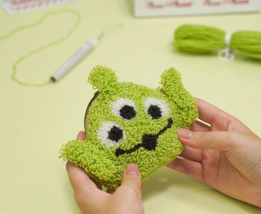 Toy Story Aliens Clasp Coin Purse DIY Kit Officially Licensed Pixar ...