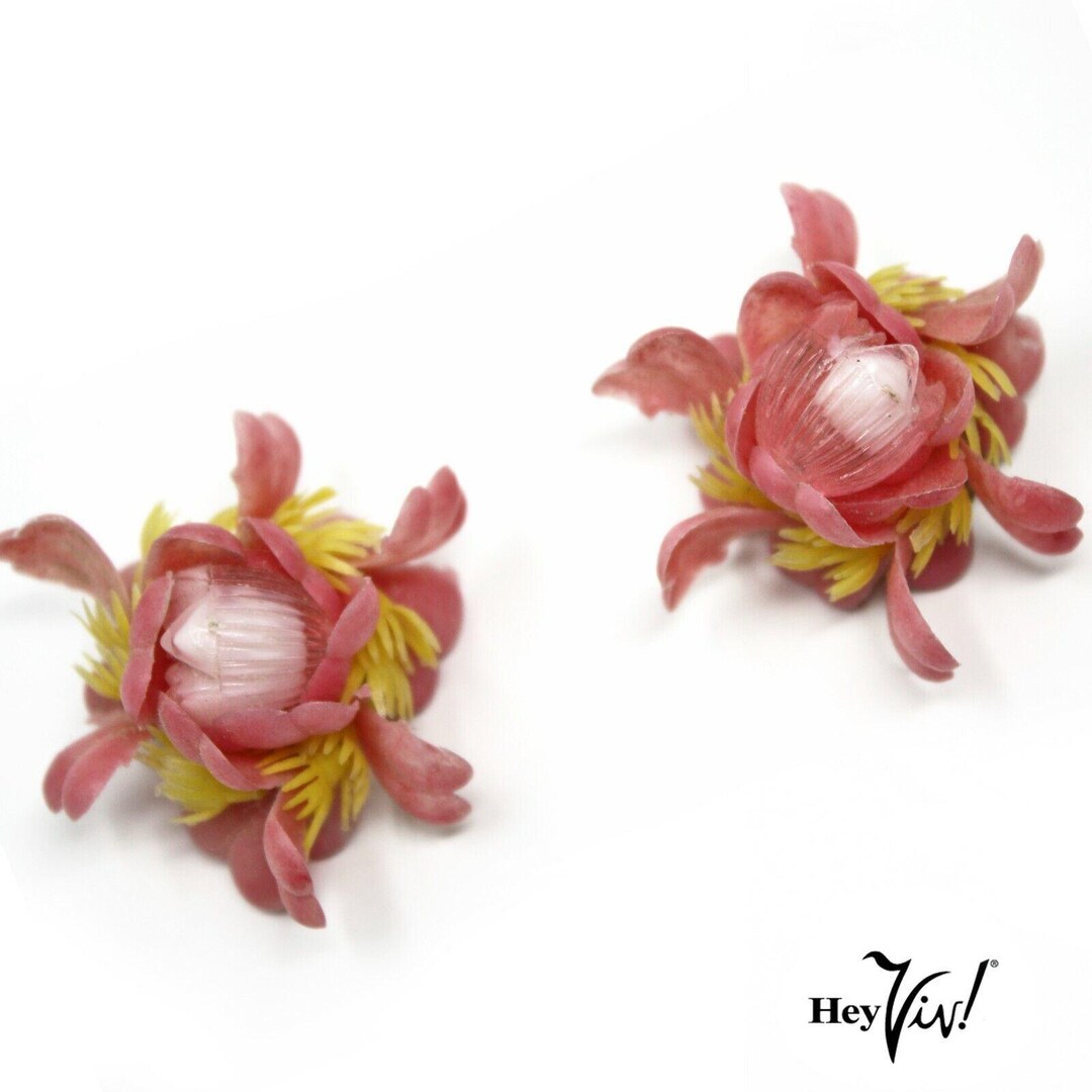 Vintage Pink Plastic Flower Clip on Earrings 3D Fancy Blossoms 1.5 Hey ...