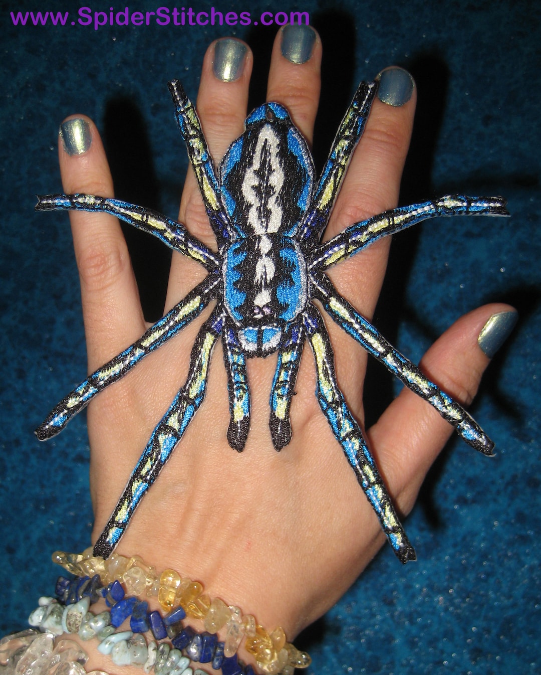 Epic Poecilotheria Metallica Tarantula Gooty Sapphire Ornamental Tree ...