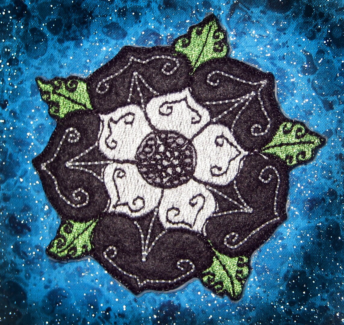 Tudor Rose Black and White Pair Heraldic Heraldry FELT Iron on or Sew ...