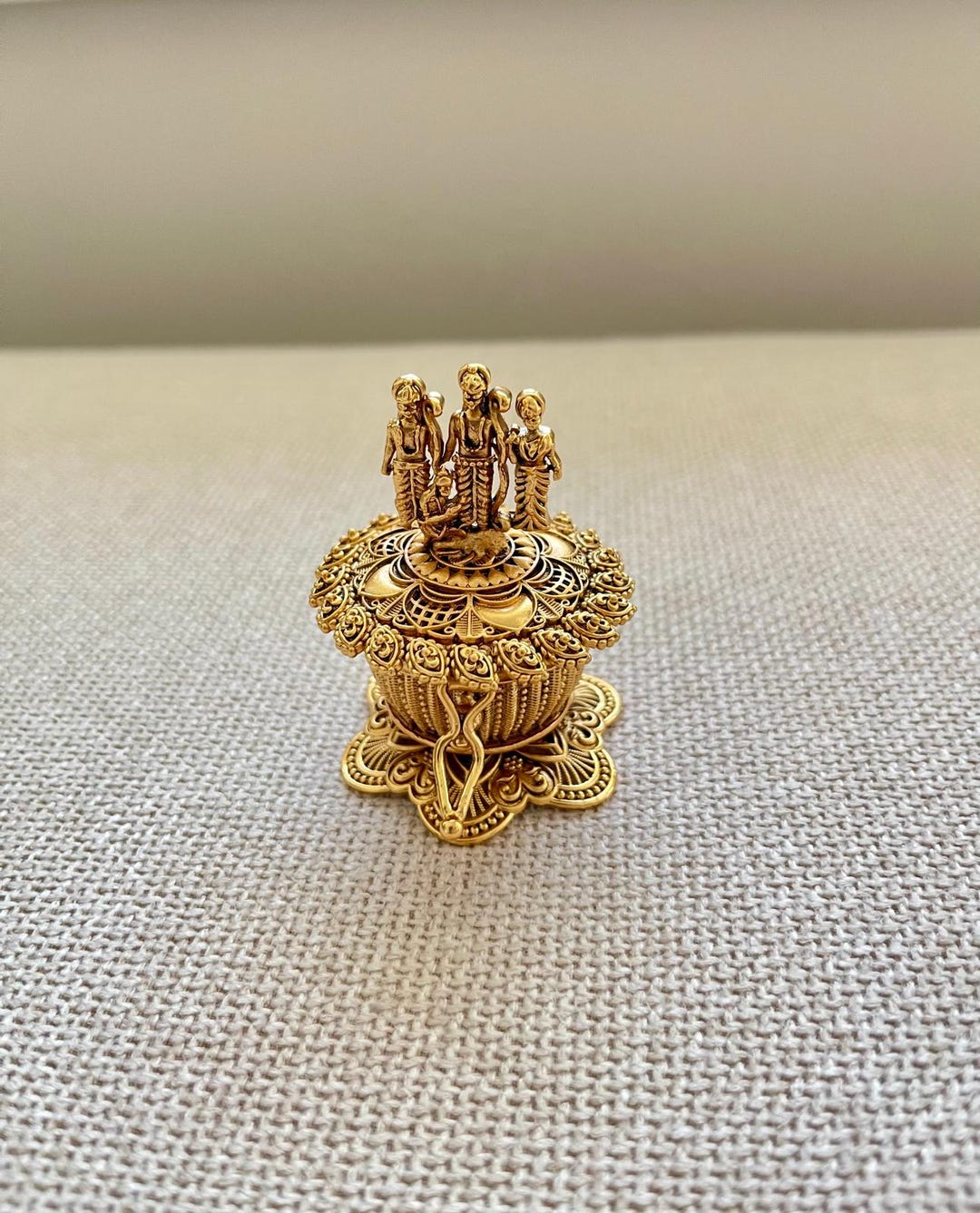 Ram Sita Lakshman Sindoor Box • Gold Kumkum Dabba for Pooja Rituals ...