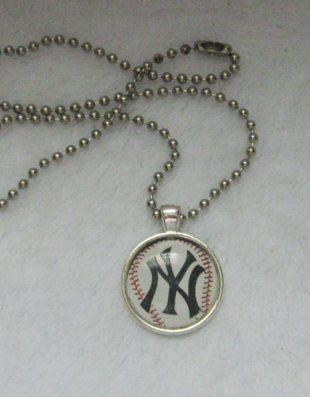 New York Yankees Glass Pendant Necklace With 18" Ball Chain -silver ...