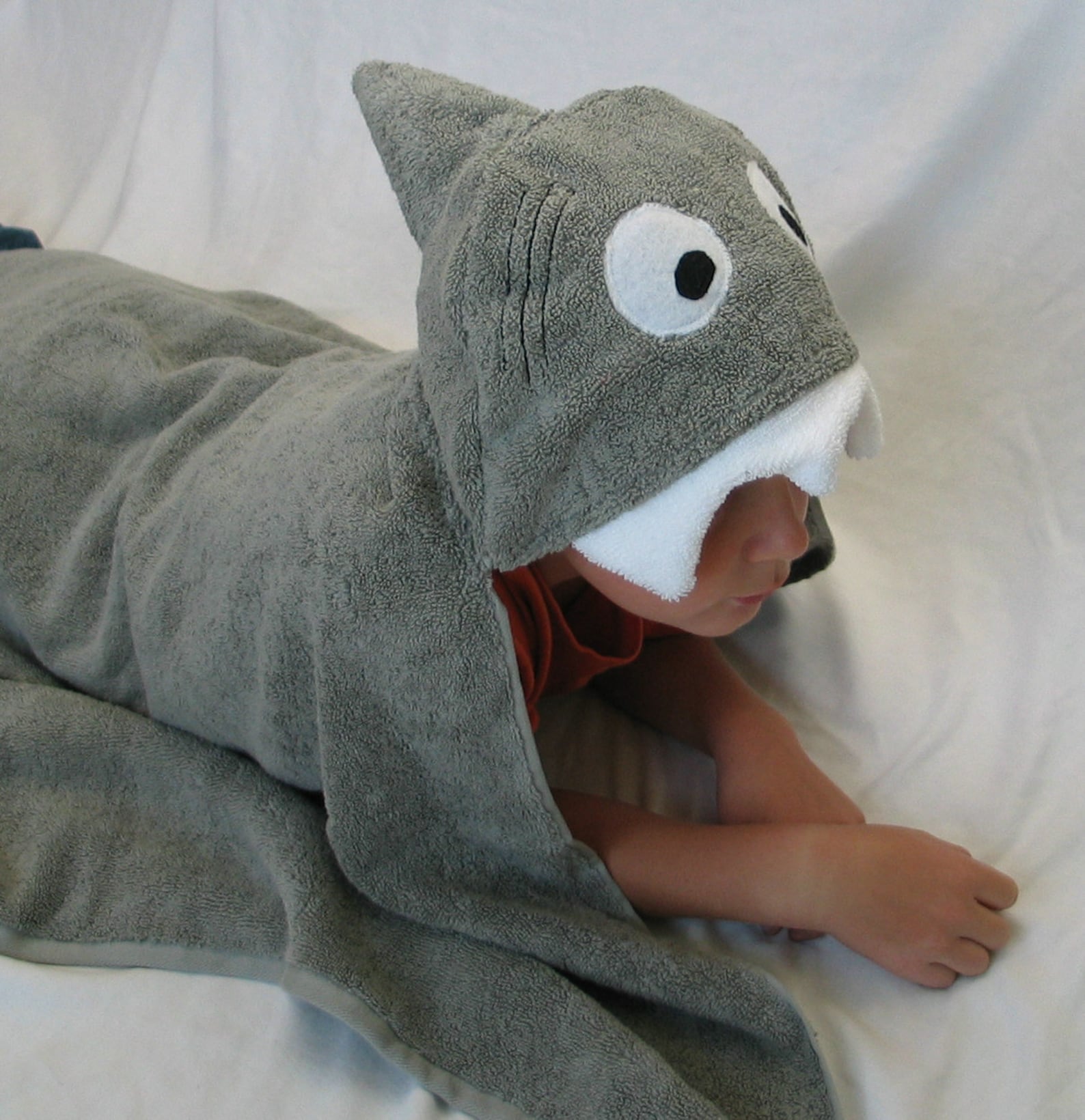 Shark Hooded Bath Towel - Fun at the Beach or Pool - Great Birthday or ...