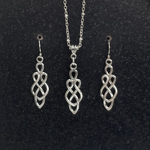 Celtic Motherhood Knot Irish Necklace. Book of Kells Pendant. Family ...