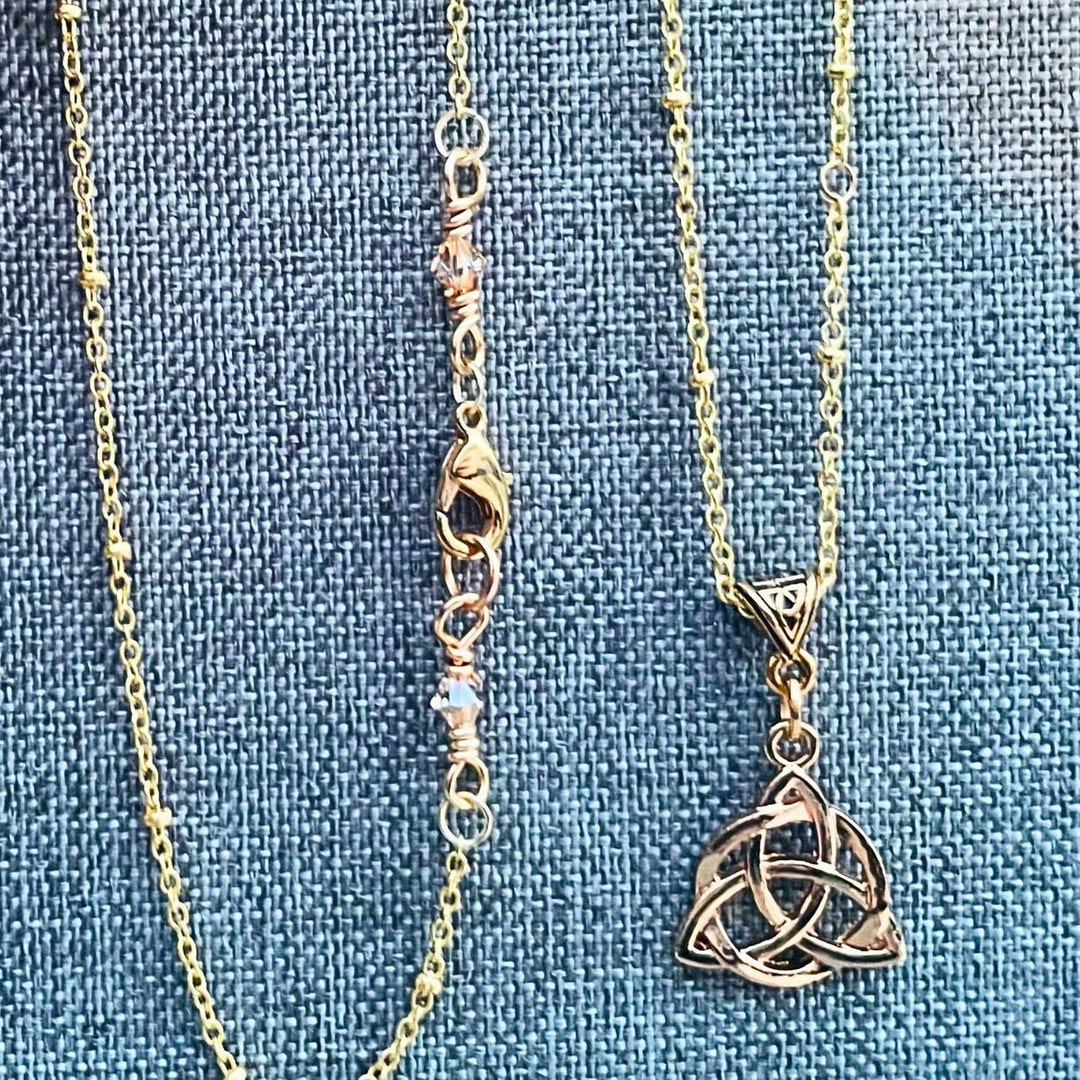 Gold Trinity Knot Celtic Necklace - Etsy