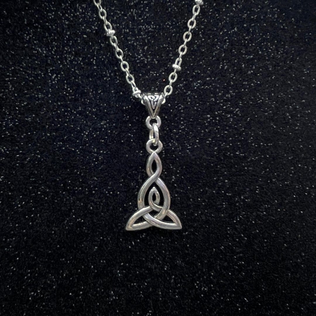 Celtic Mother Knot Irish Necklace. Book of Kells Pendant. Family Symbol ...