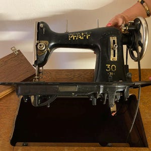 Vintage Pfaff 30 Sewing Machine in Cabinet - Etsy