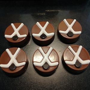 One Dozen Hockey Themed Chocolate Covered Sandwich Cookie Party Favors ...