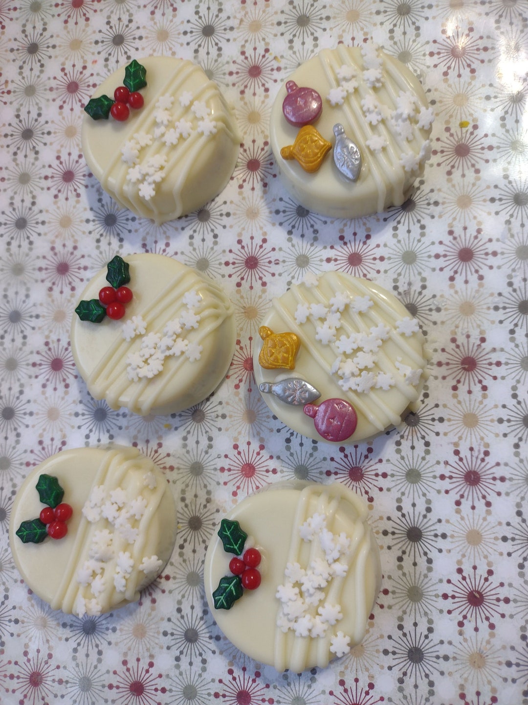 One Dozen Simple yet Elegant Christmas Designed Candy Topped Chocolate ...