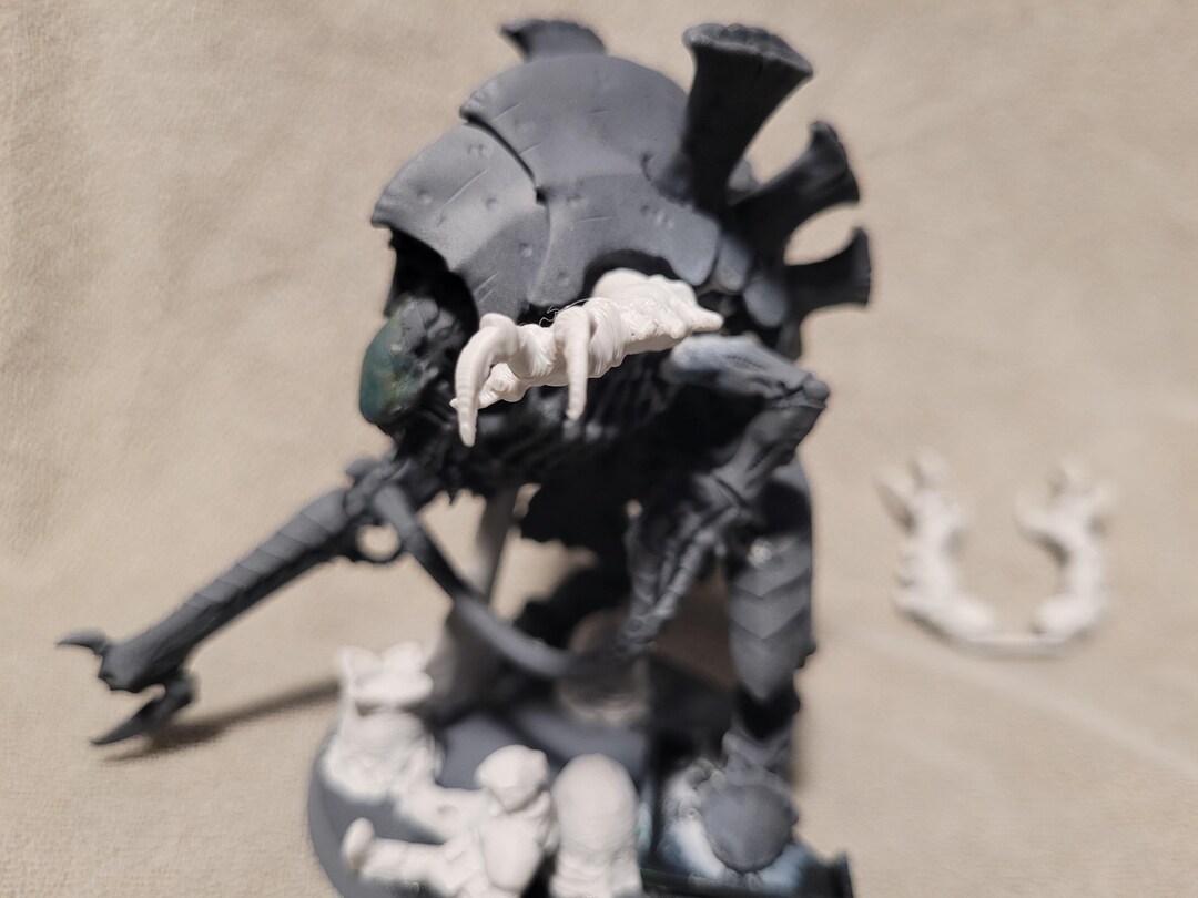 Bug Enhancements: Pointy Clawed Hands, Tyranids, Monster, Kit, Tyrant ...