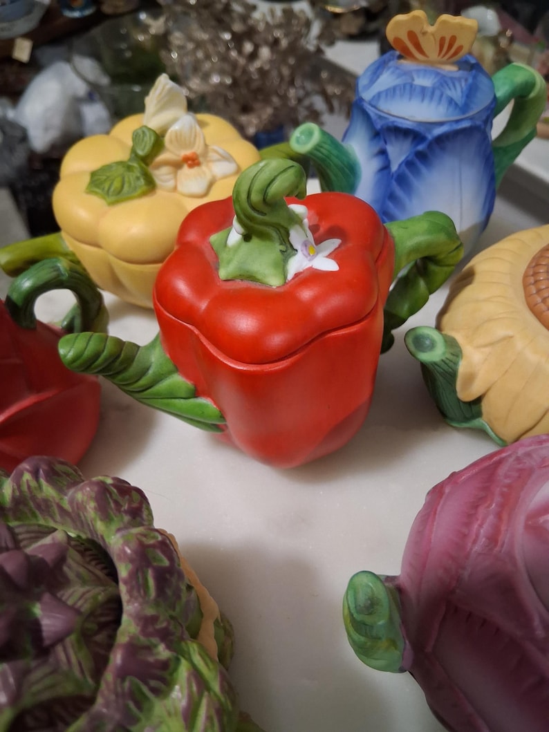 Vintage Avon Seasons Treasures Miniature Teapots. - Etsy