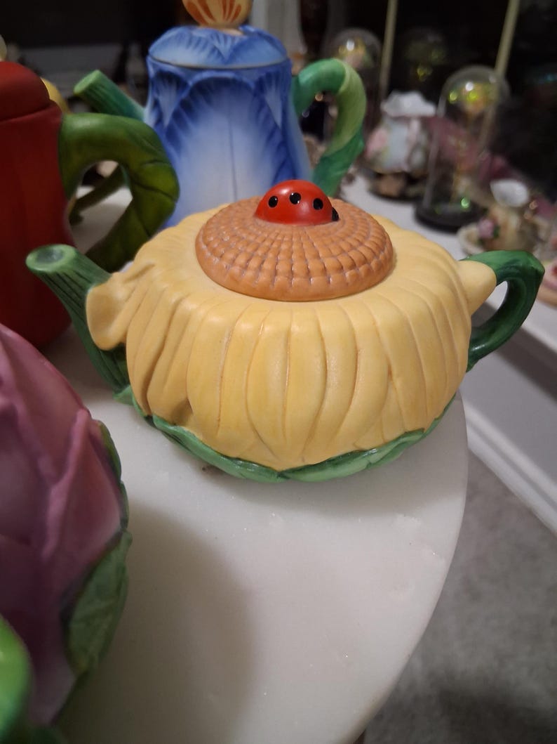 Vintage Avon Seasons Treasures Miniature Teapots. - Etsy